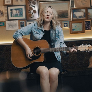 Holly Mae – Bookings, Events, and Bio – Surreal