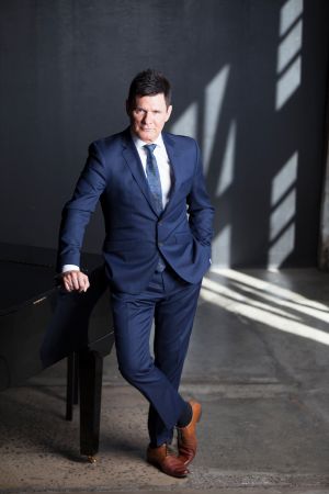 Scot Finnie – Bookings, Events, and Bio – Surreal