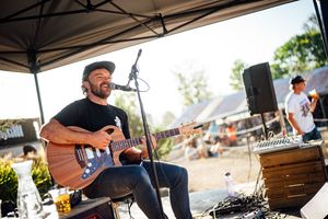 Tom Booth – Bookings, Events, and Bio – Surreal