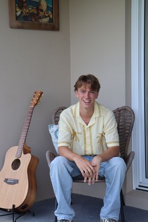 Fergus Hogan – Bookings, Events, and Bio – Surreal