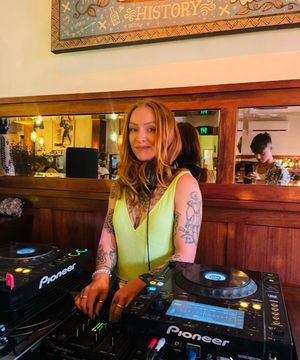 Luna DJ – Bookings, Events, and Bio – Surreal