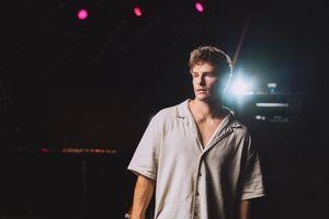 Trent Bell – Bookings, Events, and Bio – Surreal