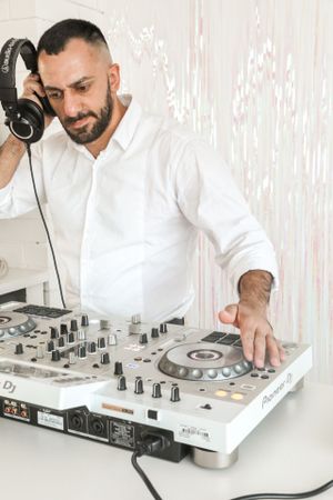 Christopher Rizk aka DJ Ceazik – Bookings, Events, and Bio – Surreal