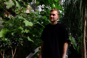 Alex Sol – Bookings, Events, and Bio – Surreal