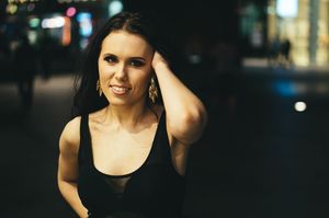 Annie Elizabeth Music – Bookings, Events, and Bio – Surreal