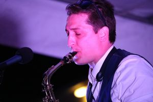 Toby Thompson – Bookings, Events, and Bio – Surreal