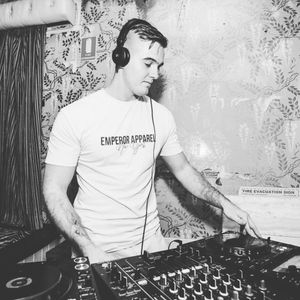 Money Maker Mike - EC – Bookings, Events, and Bio – Surreal